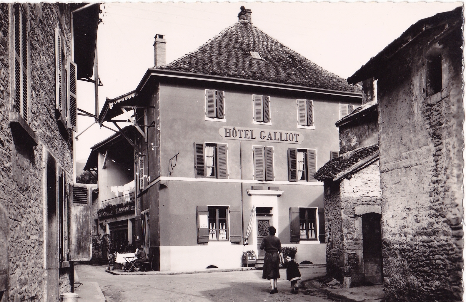 Photos et carte postales anciennes de Villebois - Mairie de Villebois ...