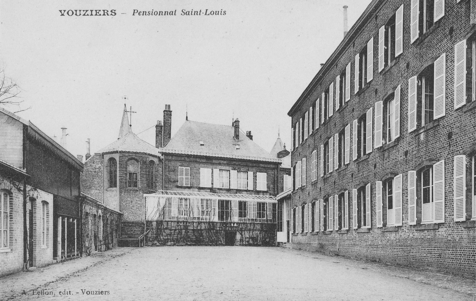Photos et carte postales anciennes de Vouziers - Mairie de Vouziers et ...