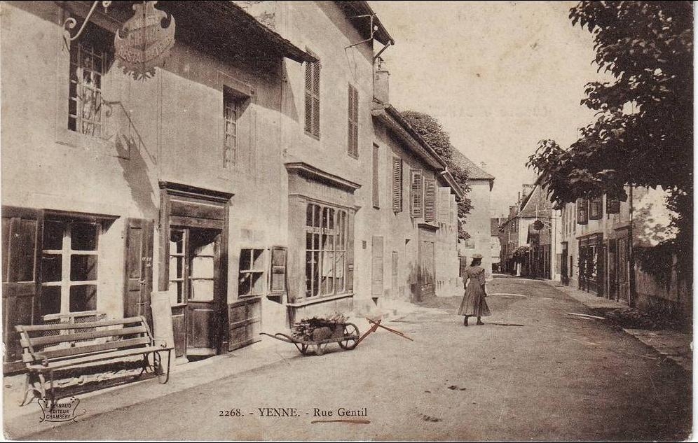 Photos et carte postales anciennes d'Yenne - Mairie d'Yenne et sa ville