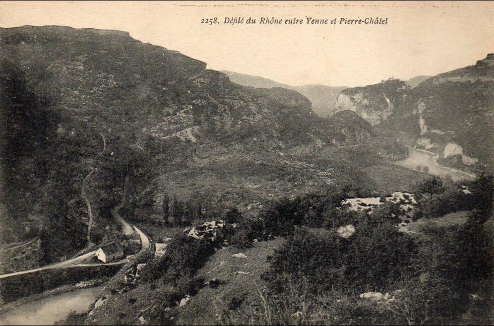 Photos et carte postales anciennes d'Yenne - Mairie d'Yenne et sa ville